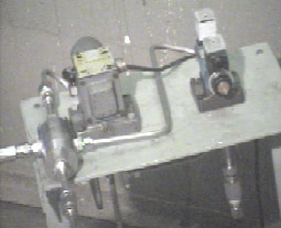 ACCELERATION - DECELERATION CONTROL VALVE AND CIRCUIT FOR HYDRAULIC LIFT